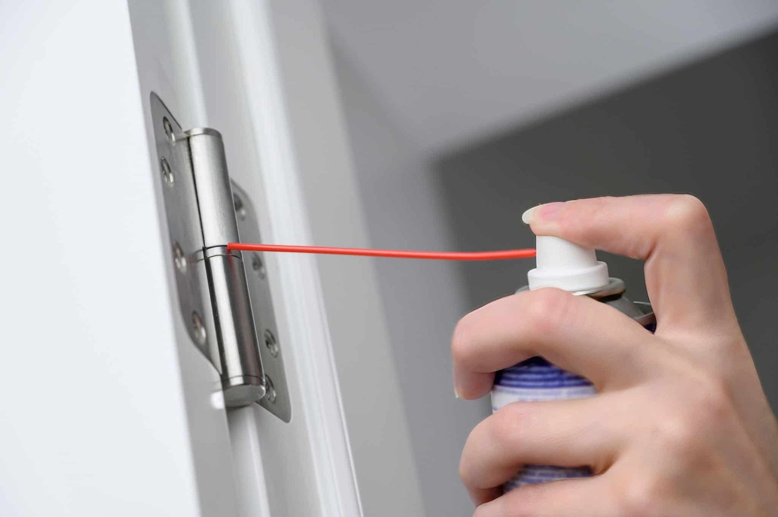 How To Lubricate Garage Doors in 7 Easy Steps: The Ultimate Guide - GC ...